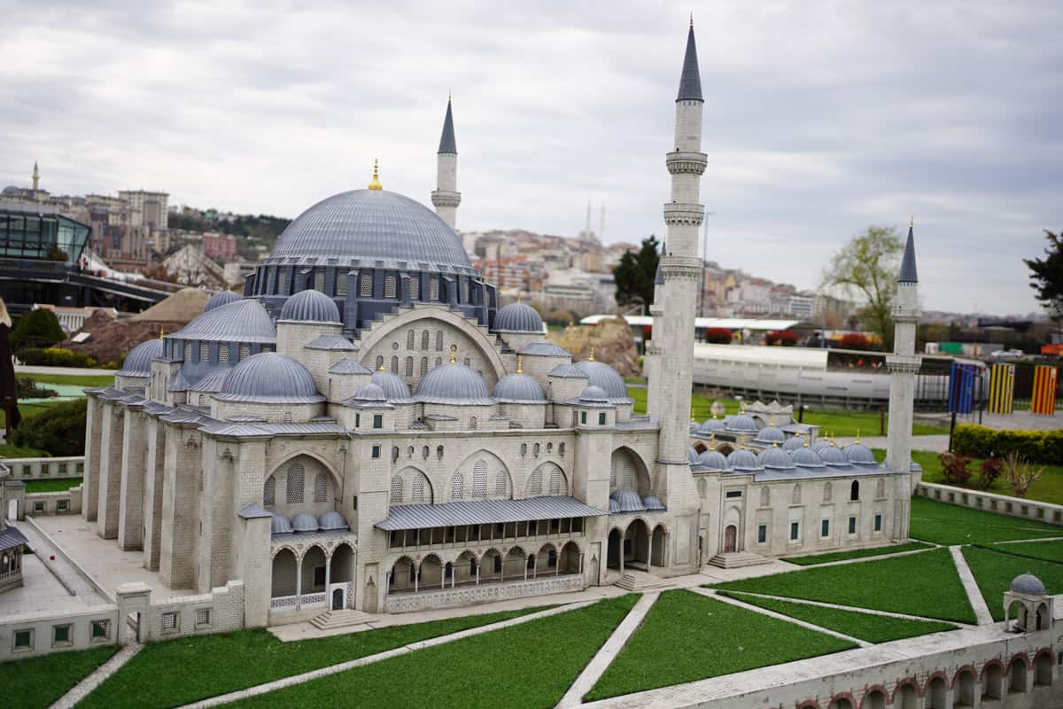 Entdecke die Wunder von Miniatürk: Eine Reise durch die Miniaturwelt ...