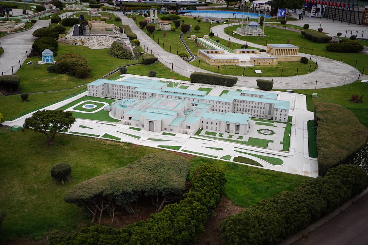 Entdecke die Wunder von Miniatürk: Eine Reise durch die Miniaturwelt ...
